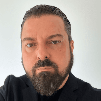 Mark Beach | Senior Designer / Artworker / Design Director / PPT | YunoJuno