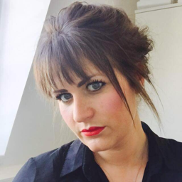 Elite Freelance Senior Graphic Designer ready to hire today: Laura ...